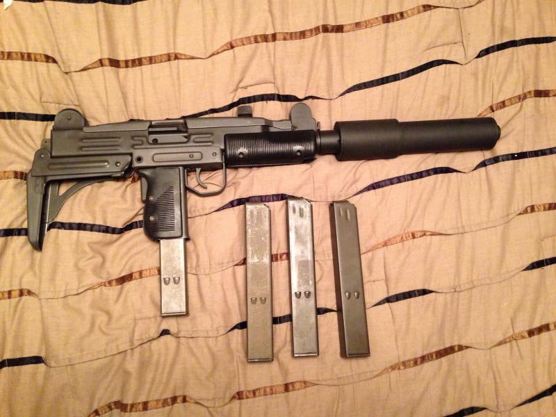 UC-9 9mm Uzi Semi-Auto w/ Folding Stock and 1-25 and 1-32 Round Mag