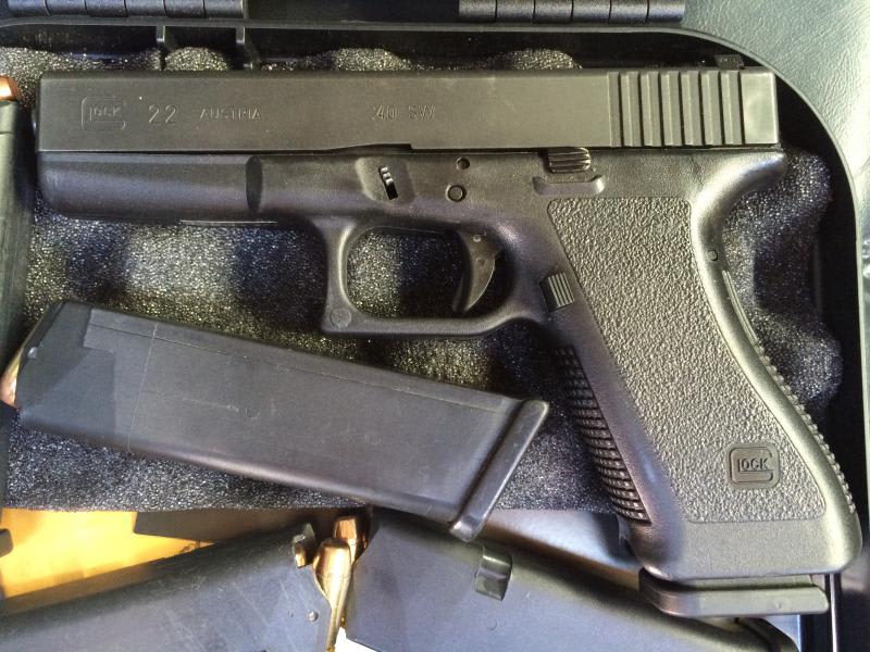 Glock 22 Gen 2 Used, Law Enforcement Trade In with Glock Night Sights ...